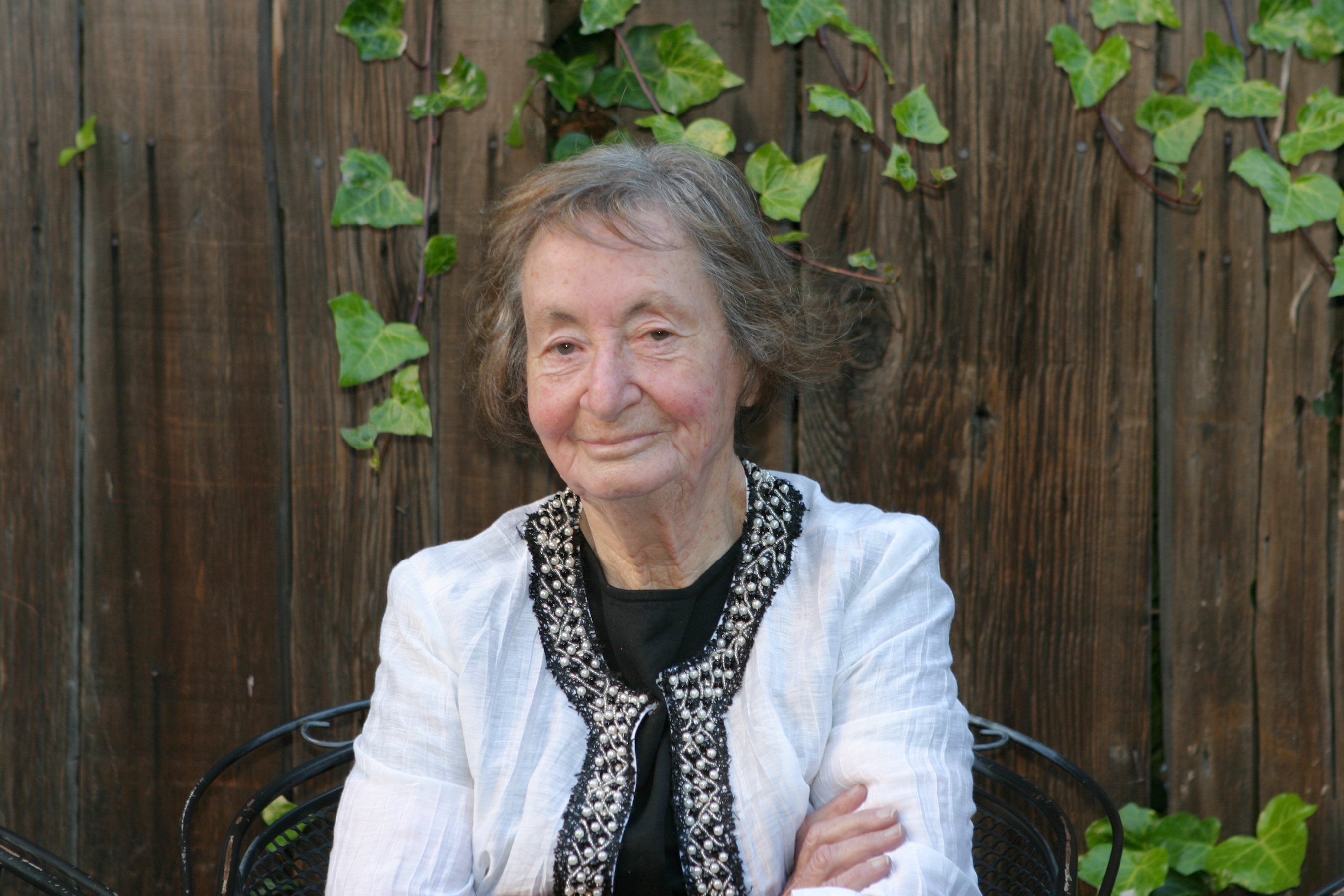 Staying Connected to the World: Barbara's Story - Hebrew Free Loan